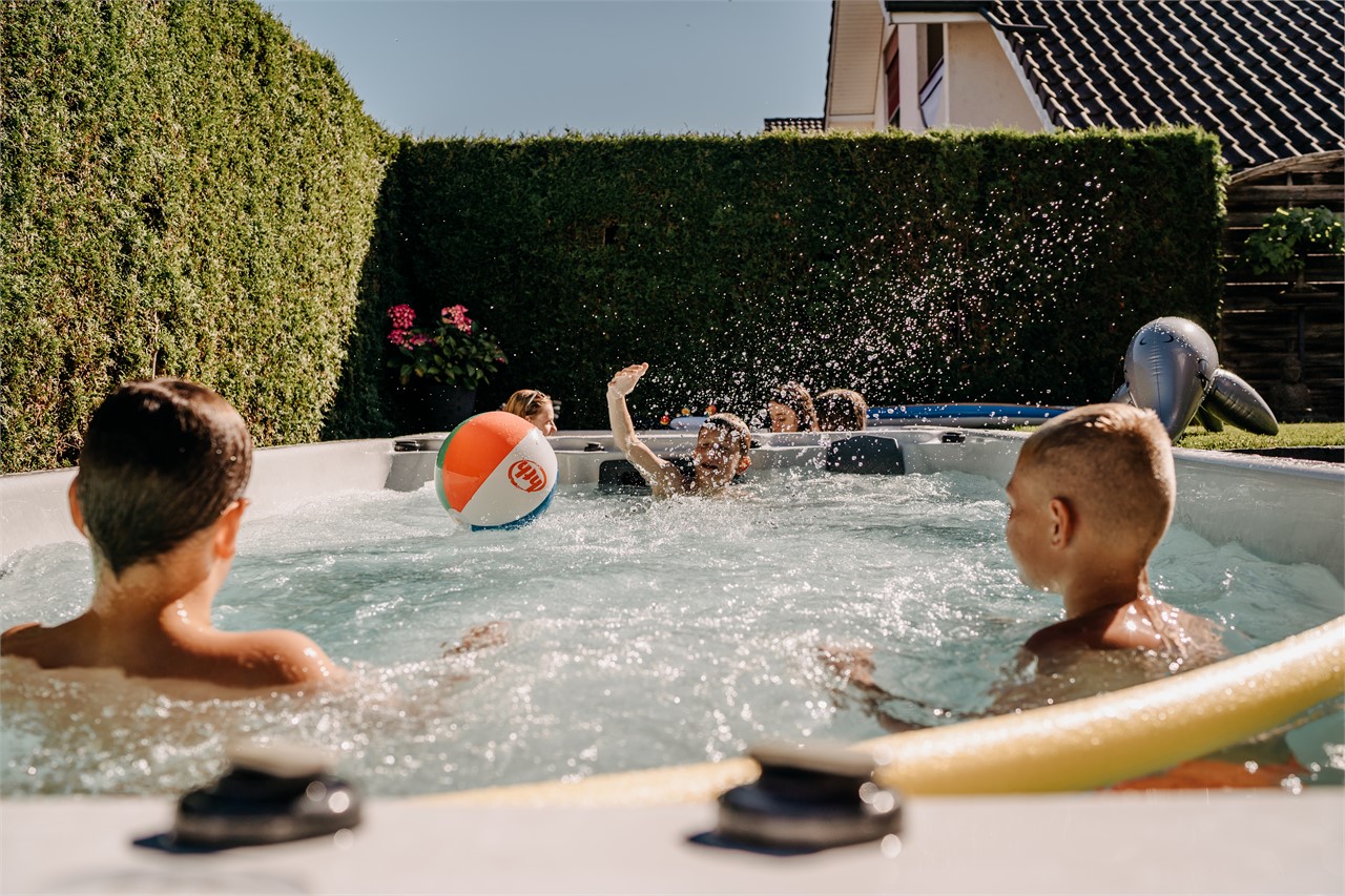 Was ist die ideale Wassertiefe bei einem Schwimm-Spa?